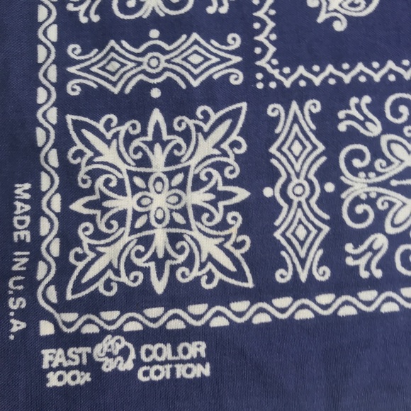 fast color trunk up elephant | Accessories | Vintage Fast Color Bandana ...